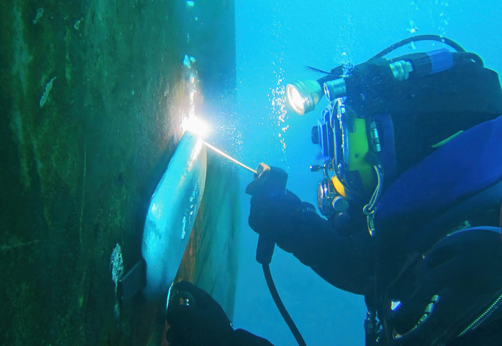 Teknologi Modern dalam Underwater Work yang Digunakan SCM Indonesia - scm-indonesia.com